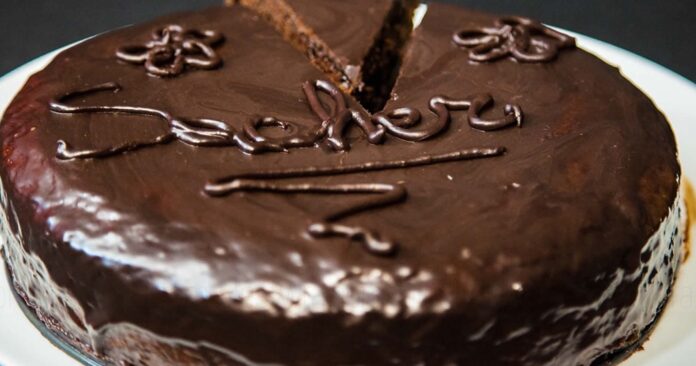 Συνταγή για την διάσημη Ζάχερ Τόρτε (Sachertorte)