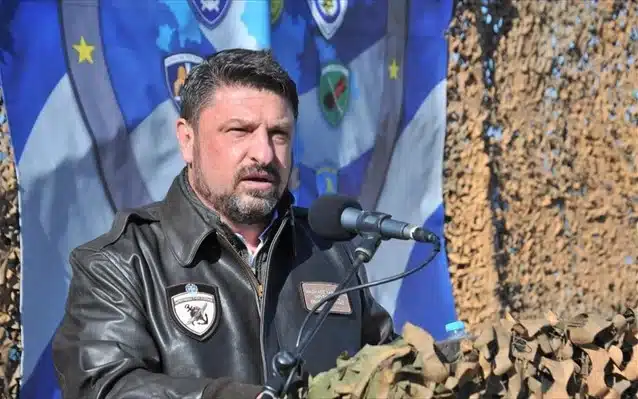 Η σπαρακτική αγκαλιά του Χαρδαλιά στον Ουκρανό στρατιωτικό