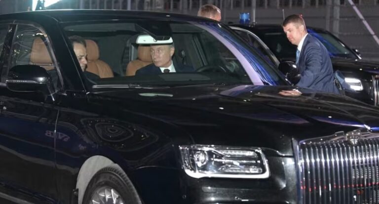 Πληροφορίες για χτύπημα στην λιμουζίνα του Πούτιν - «Πιθανή απόπειρα ...