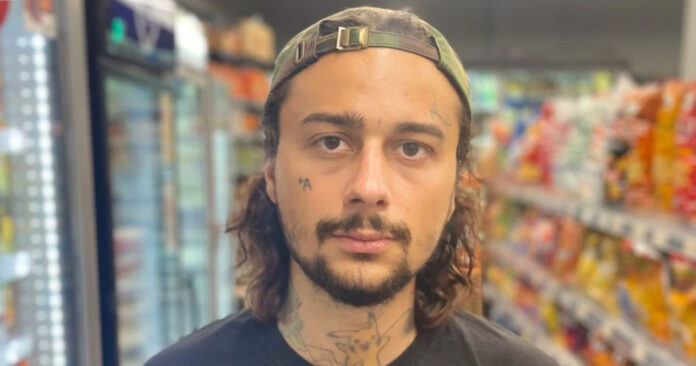 Sin Boy: Η φωτογραφία μέσα από το ασθενοφόρο που προκάλεσε ανησυχία