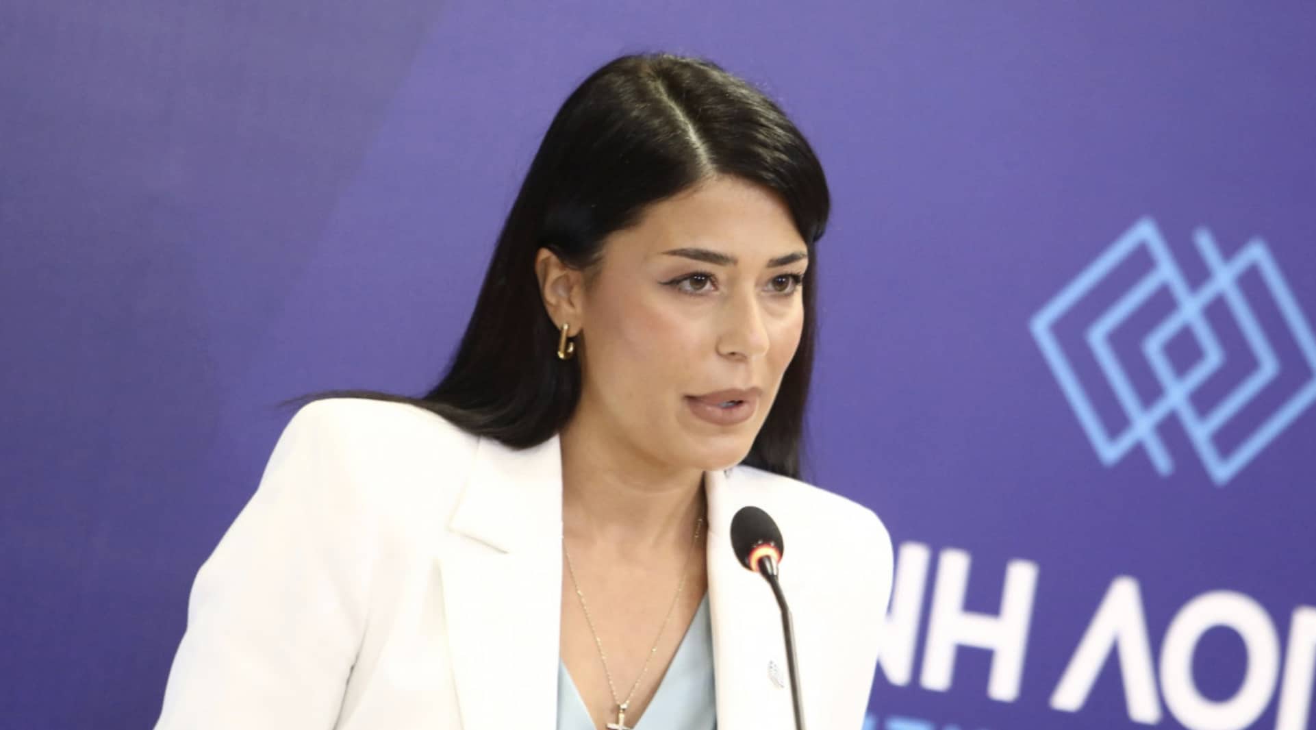 Λατινοπούλου: «Να καταργηθεί ο εορτασμός της 17ης Νοεμβρίου – 6 μύθοι ...